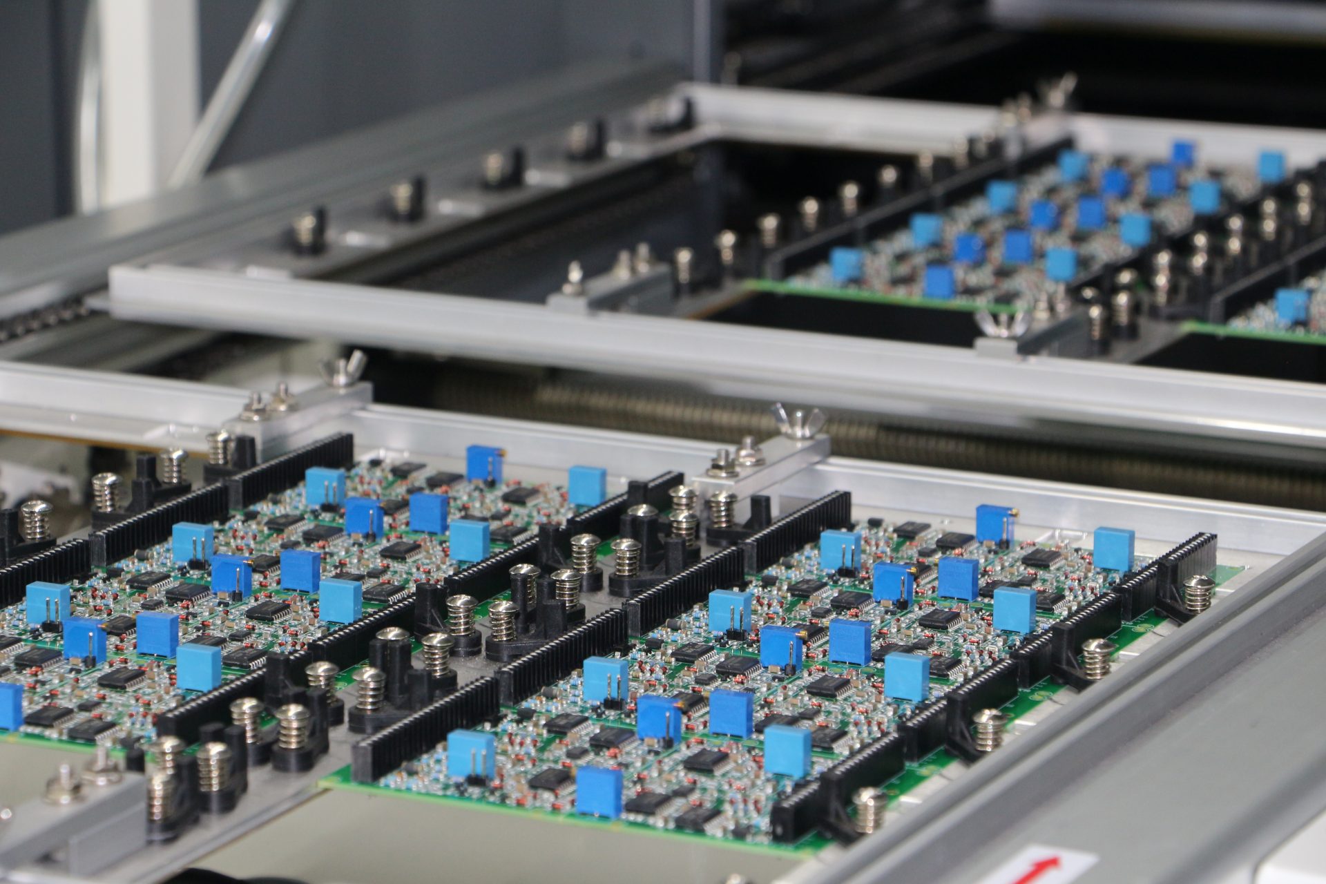 EMS aus einer Hand von TPS Elektronik GmbH